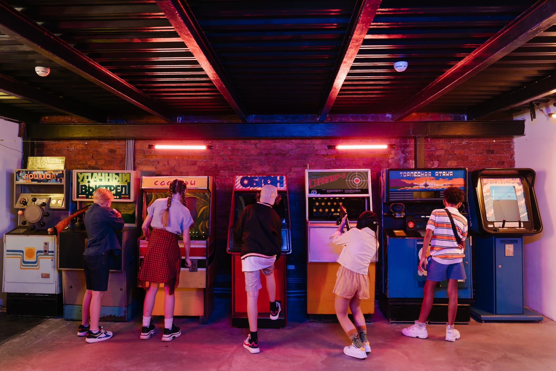 VR Arcade: From Pinball to VR Gaming | Adventure Vault